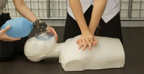 Difference between One-Person CPR and Two-Person CPR